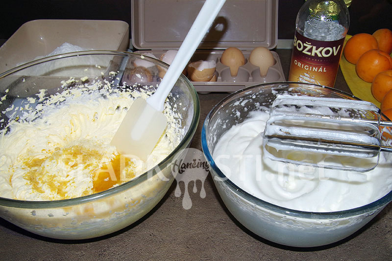 Meruňková bublanina s třešněmi (mozaika) – mamarecepty