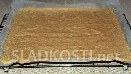 Oříšková roláda s tatrankovou náplní – Hančiny Sladkosti.net